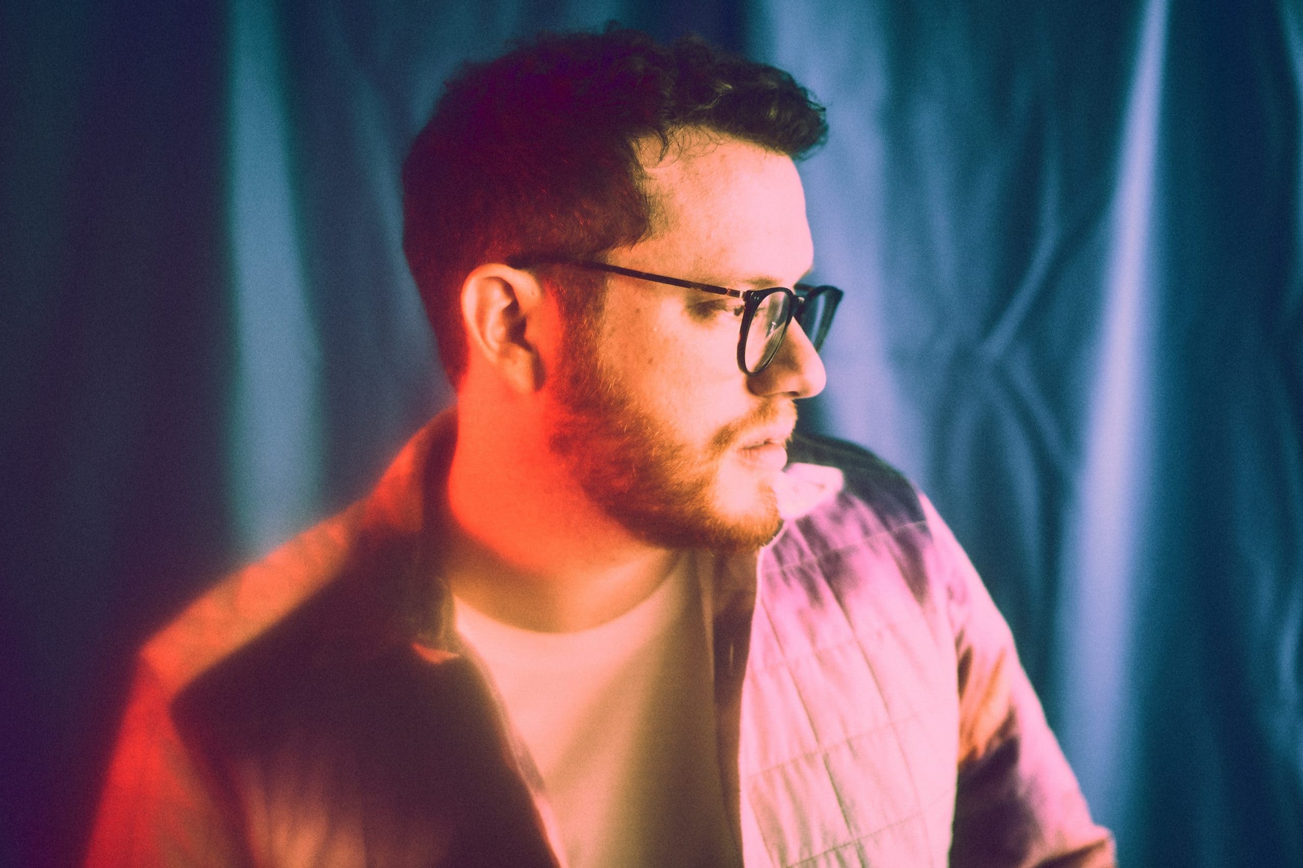 Artist Intro: Sam Fischer - Loads of Music - Blog from Switzerland